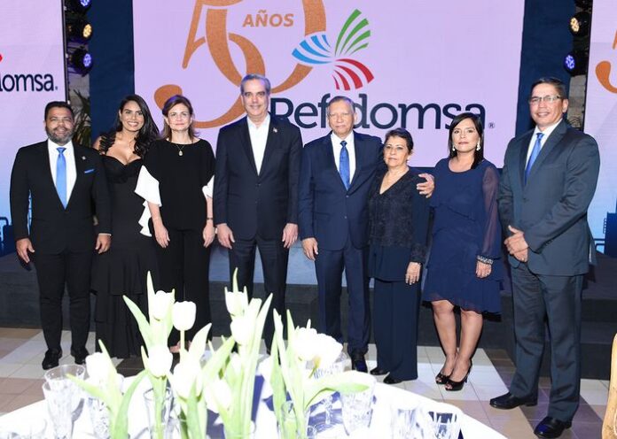 Presidente Abinader encabeza celebración 50 años de Refidomsa • Online Plus